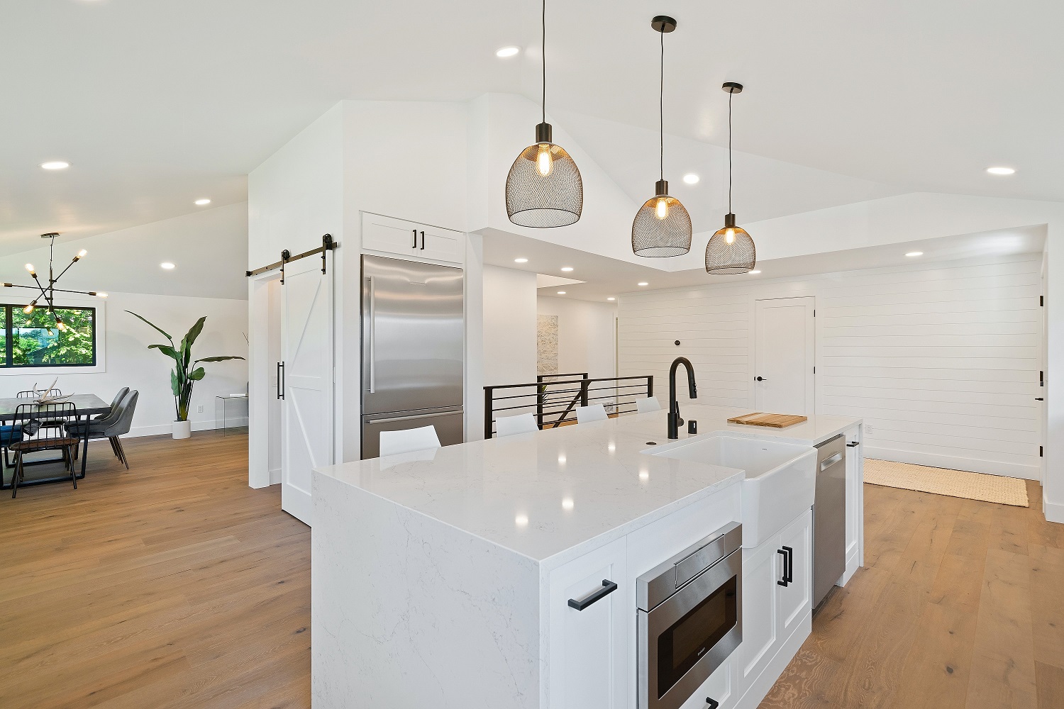 What Trends Are Celebrities Embracing In Their Kitchens? – Celebrity Homes