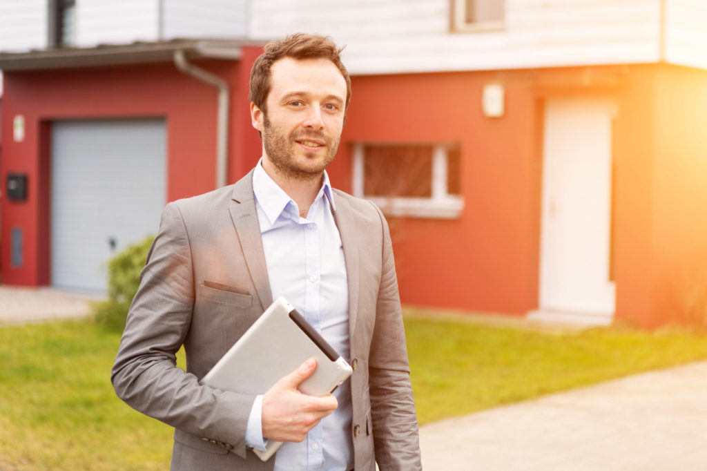 Top 10 Factors to Consider When Choosing Real Estate Agents – Celebrity ...