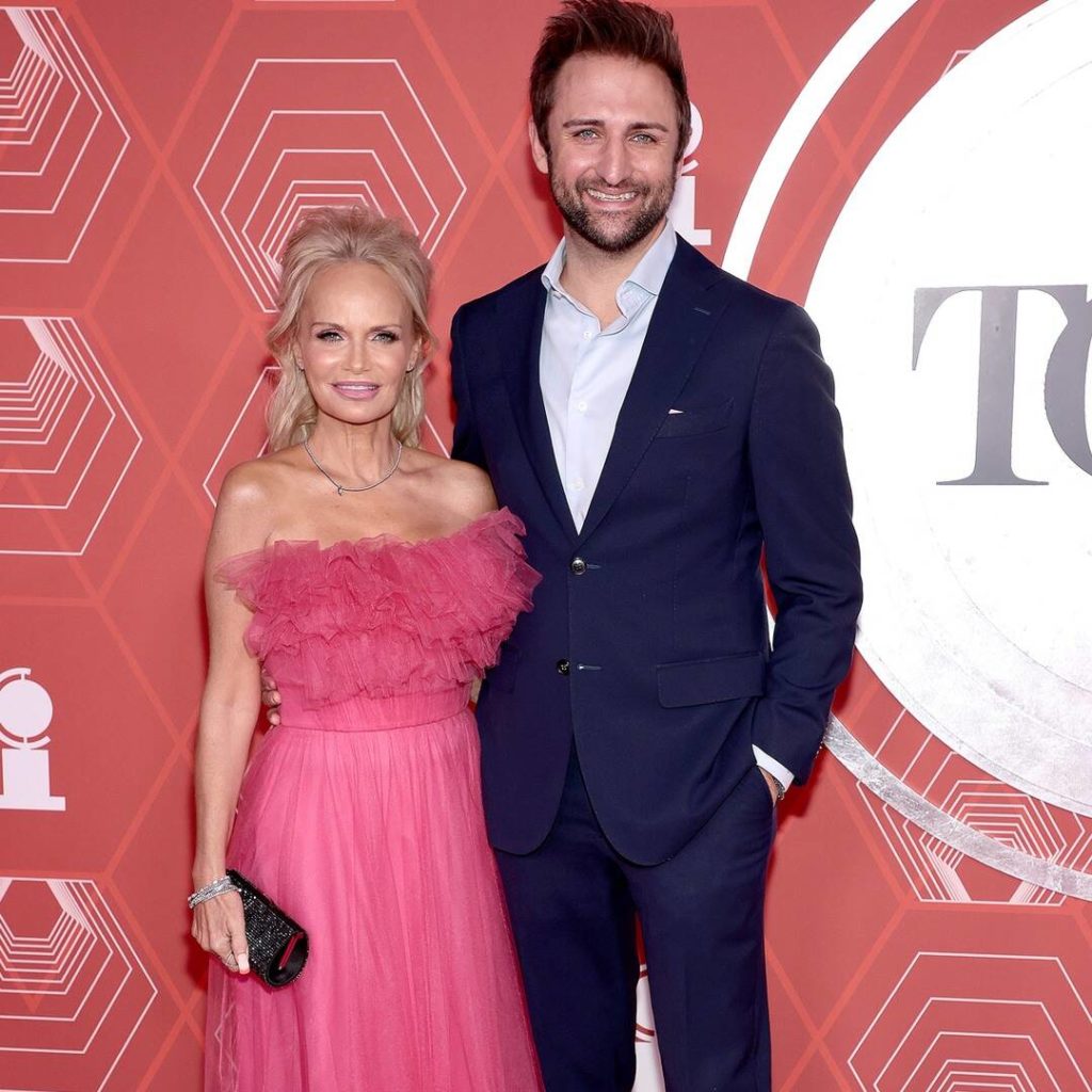 Kristin Chenoweth Is Engaged to Josh Bryant: See Her Diamond Ring ...