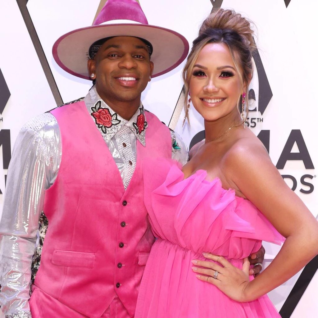 See Every Couple on the Red Carpet at the 2021 CMA Awards – Celebrity Homes