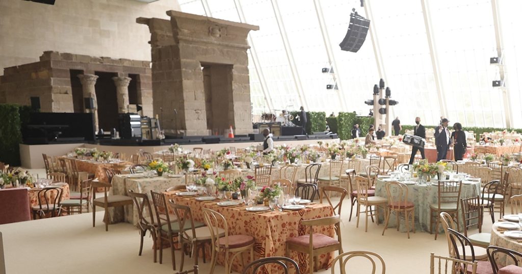 Step Inside the 2022 Met Gala Dinner & See the Bridgerton Vibes ...